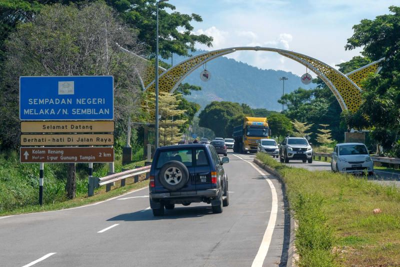 Ramai plan balik kampung hujung minggu ini, pesan Pak Long Ismail ...