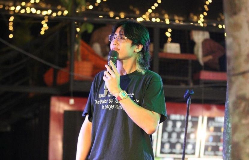 Dulu malu kini gagap jadi punch line buat persembahan standup comedy ...