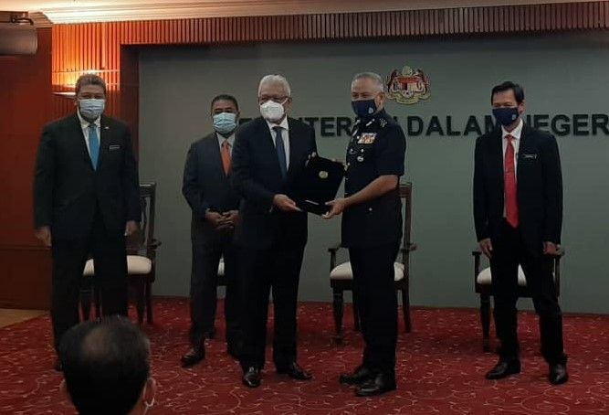 Acryl Sani dilantik sebagai Ketua Polis Negara baharu - Semasa | mStar