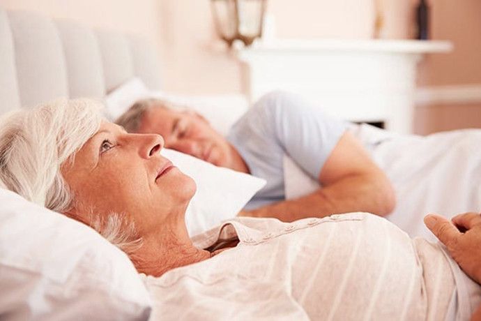 Semakin susah tidur nyenyak, mudah pula terjaga ketika usia meningkat... apa sebabnya? - Famili ...