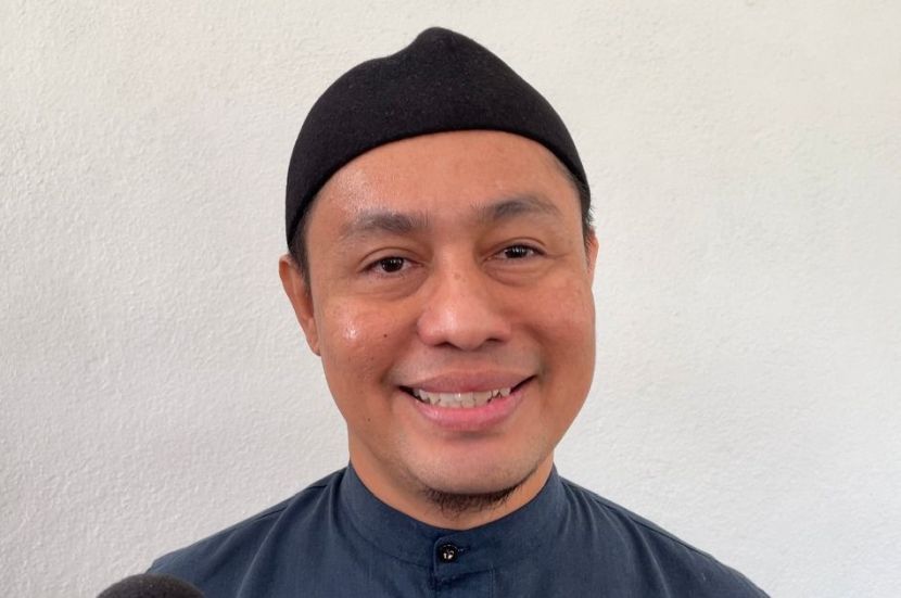 [V] “Doakan Cik Man...” - PU Azman tenang hadir sebutan semula kes ...