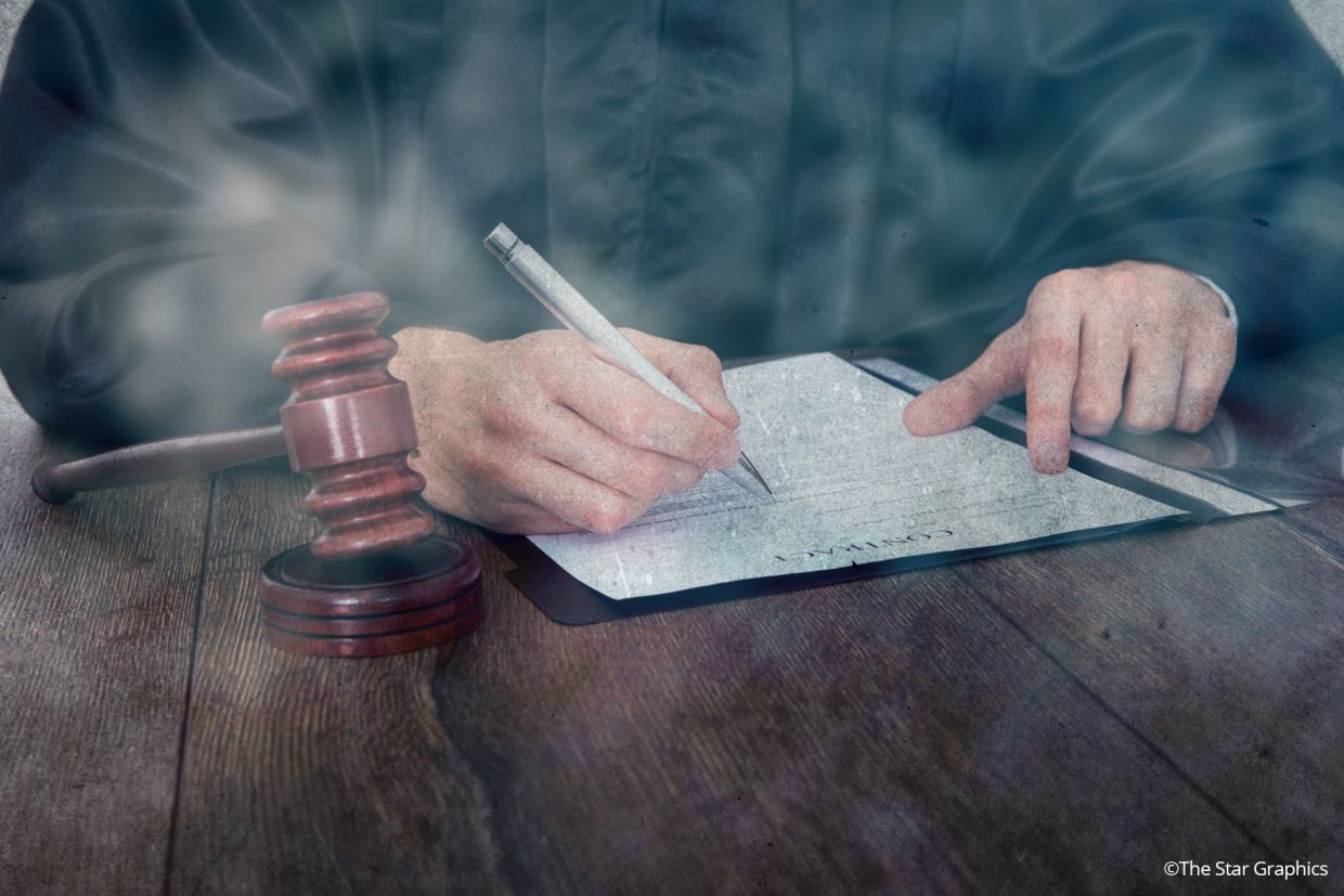 Gagal keluarkan duit, pemandu lori umur 50 tahun mengamuk tumbuk skrin ...