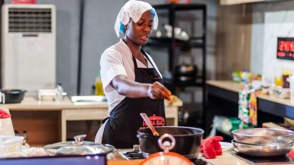 Masak tanpa henti selama 93 jam, wanita pecah rekod dunia - Dunia | mStar Masak tanpa henti selama 93 jam, wanita pecah rekod dunia - Dunia | mStar