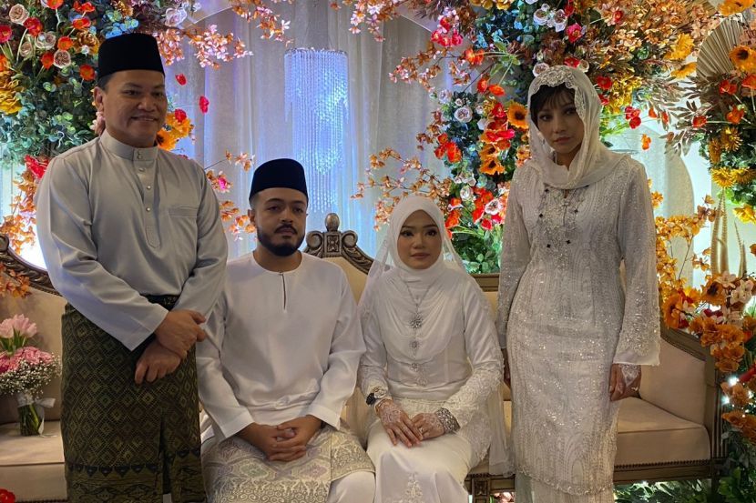 A. Aida sebak terima menantu, pelepasan burung simbolik pernikahan anak - Hiburan | mStar