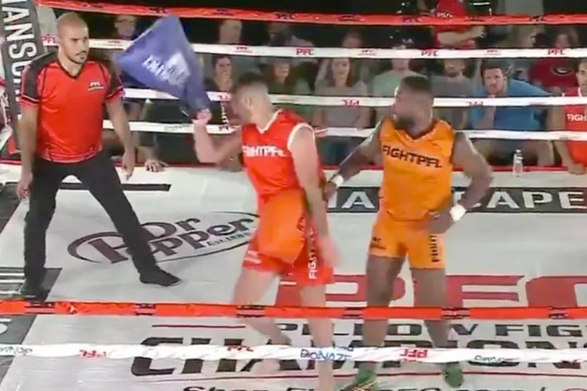 Ala parti ‘baju tidur’, sukan gusti main bantal - Sukan | mStar