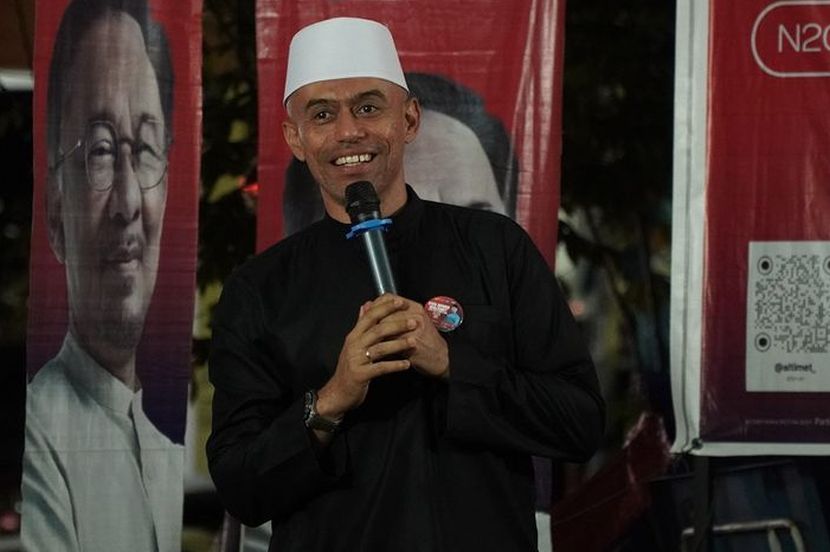Mulakan tugas sebagai YB, Altimet solat berjemaah bersama rakyat ...