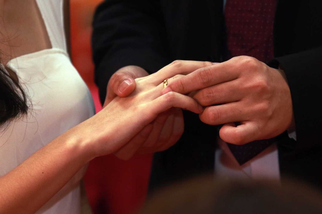 Bercerai lepas 3 minit kahwin! Pengantin perempuan berang, suami ...