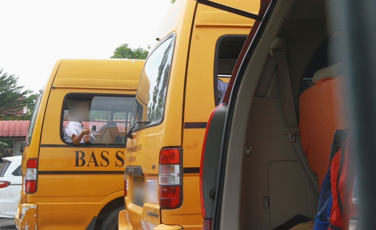 Tragis, budak 5 tahun maut tertinggal lebih 4 jam dalam van sekolah - Semasa | mStar