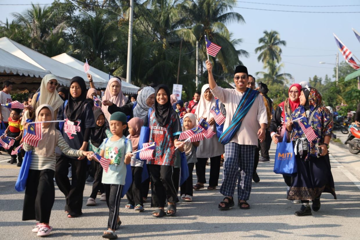 Program Merdeka@Kampung Angkat Madani Miti berlangsung meriah, penuh ...