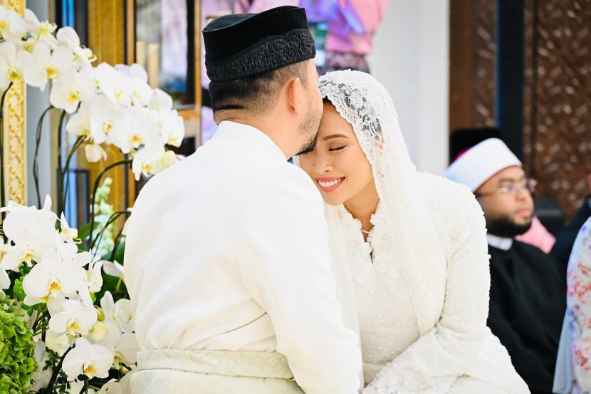 11 das tembakan meriam simbolik pernikahan Tengku Amir Shah, Datin ...